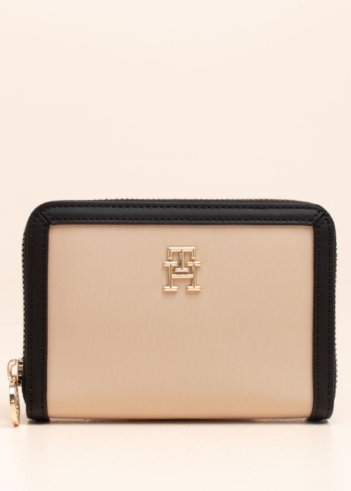 Tommy Hilfiger naudas maks Essential | Weekend.lv