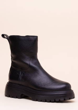 Rylko ziemas zābaki, Melna | WEEKEND